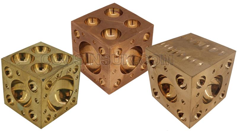 Dapping Cubes, Bronze